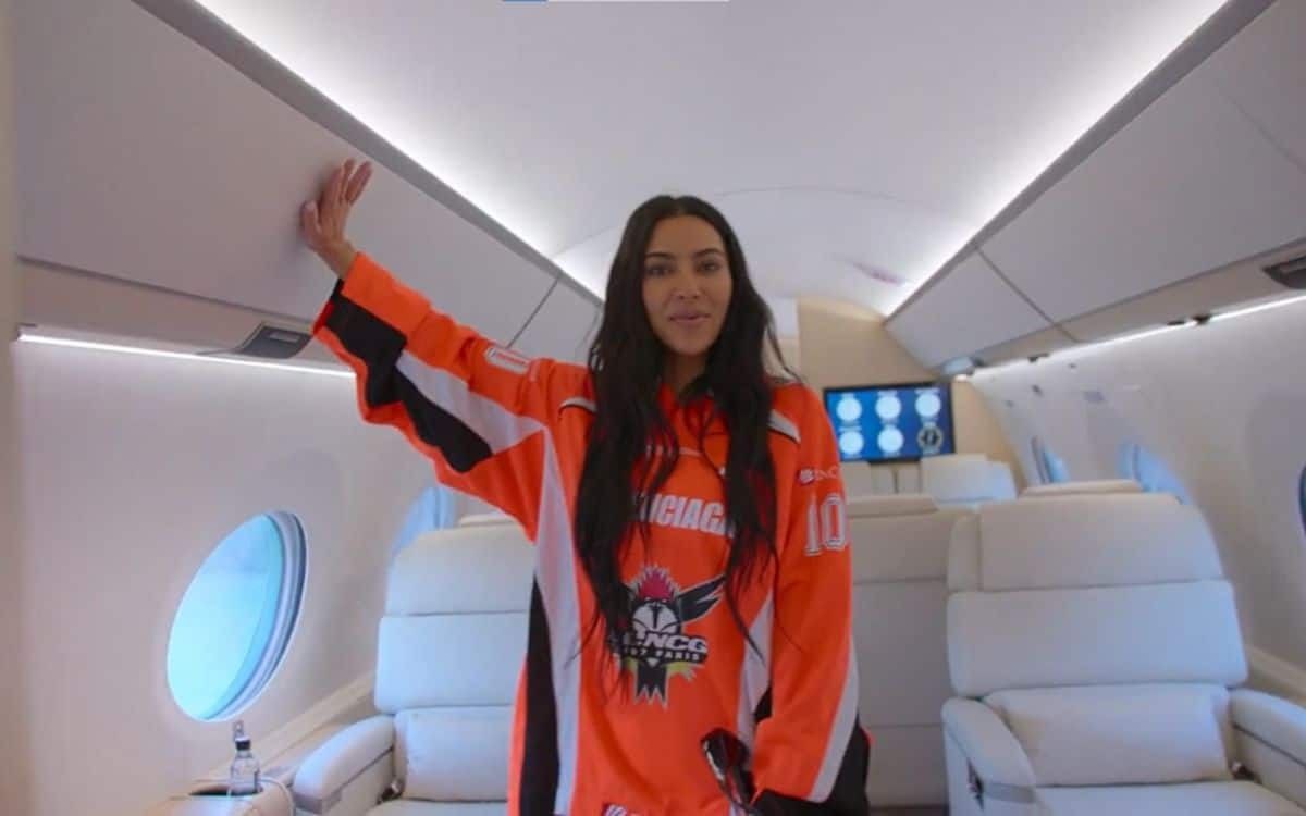 Kim Kardashian Rs 1,172 Crore Cashmere-Covered Private Plane- See ...