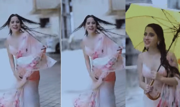 Urfi Javed Rain Dance: पतली महीन साड़ी पहन बारिश में भीगी उर्फी जावेद, लोग बोले- ना...ना ऐसा