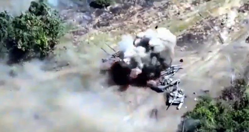 Dramatic Footage Shows Russian Tanks Blow Up In Seconds After Ukraine ...