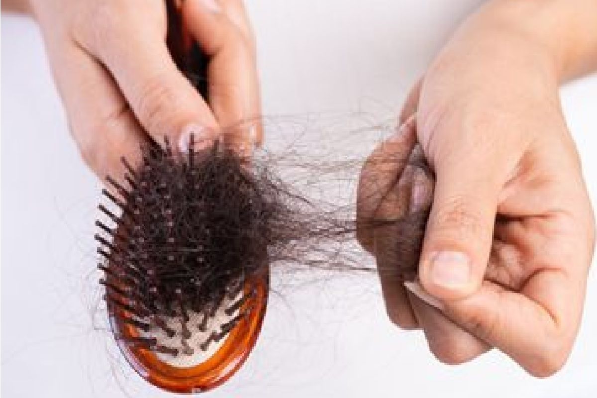 Hair Fall से हैं परेशान, इन 4 चीजों को बालों पर लगाएं, टूटना और गिरना ...