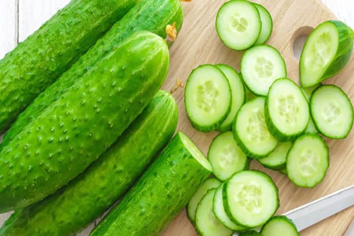 खीरा खाने के शौकीन हैं तो इन बातों का रखें ध्यान, वरना हो सकती हैं ये ...