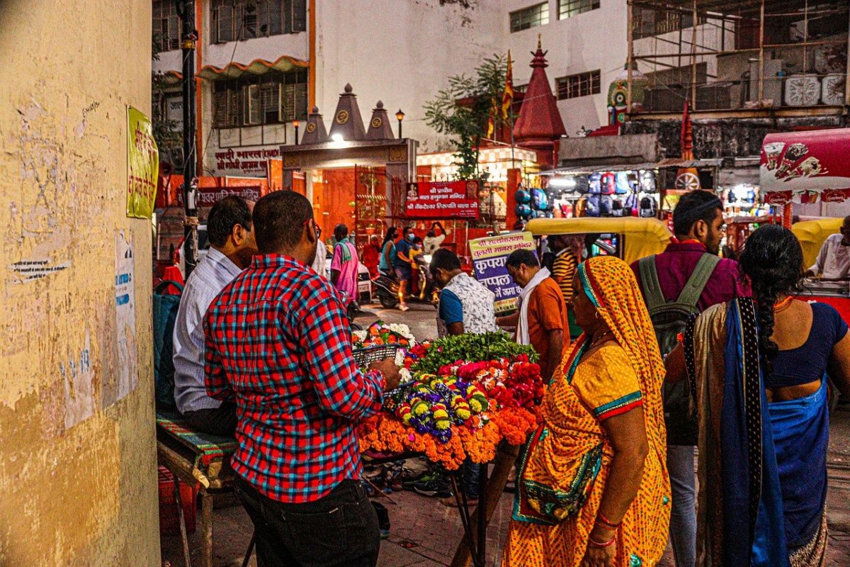 Good News For Shopaholics Varanasi to Get Its First Night Market Deets ...