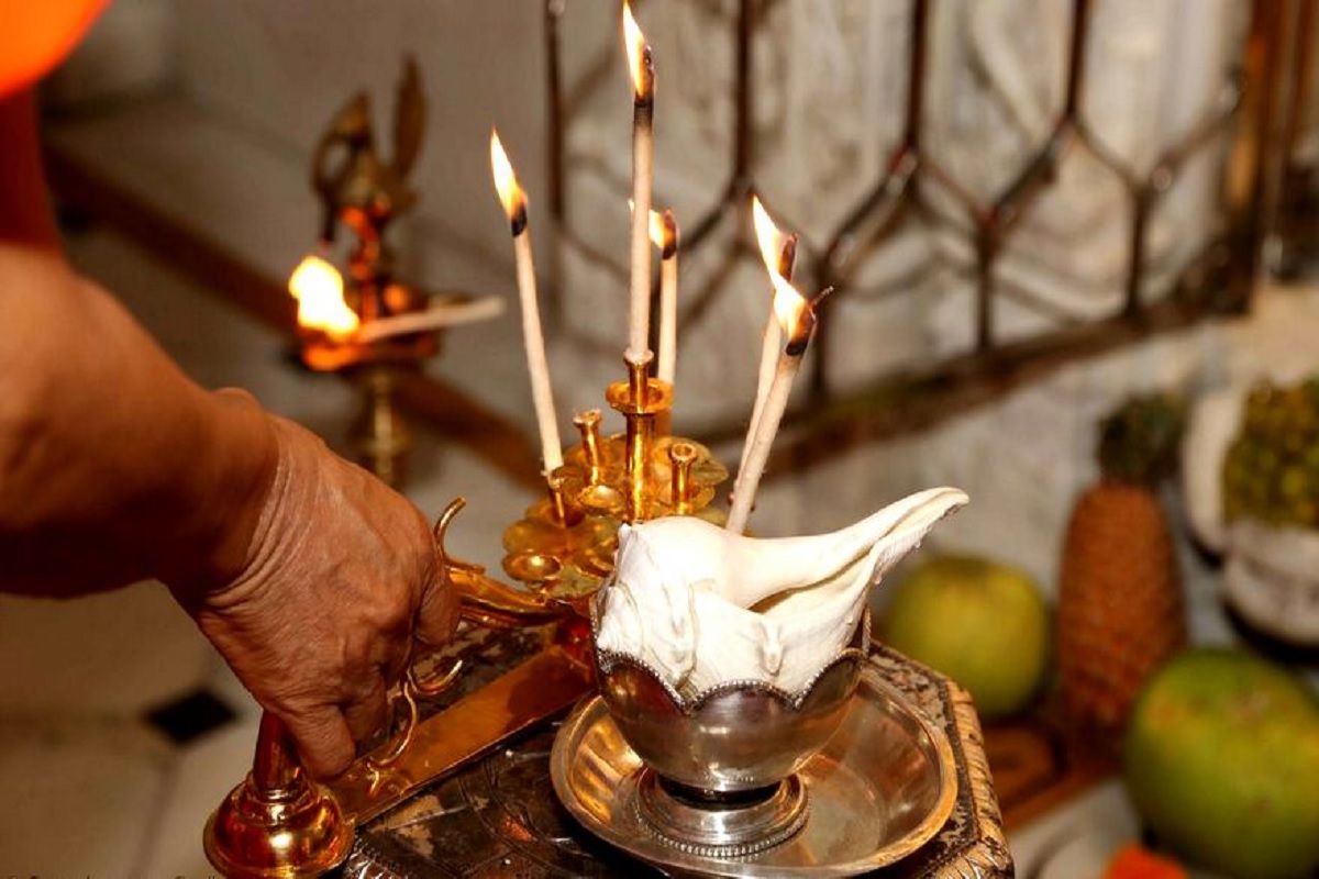 Importance Of Aarti:पूजा के बाद क्यों की जाती है भगवान की आरती? क्या है ...