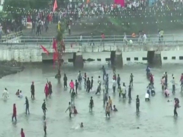 What Is Stone-Pelting Festival And Why Is It Celebrated In Madhya ...