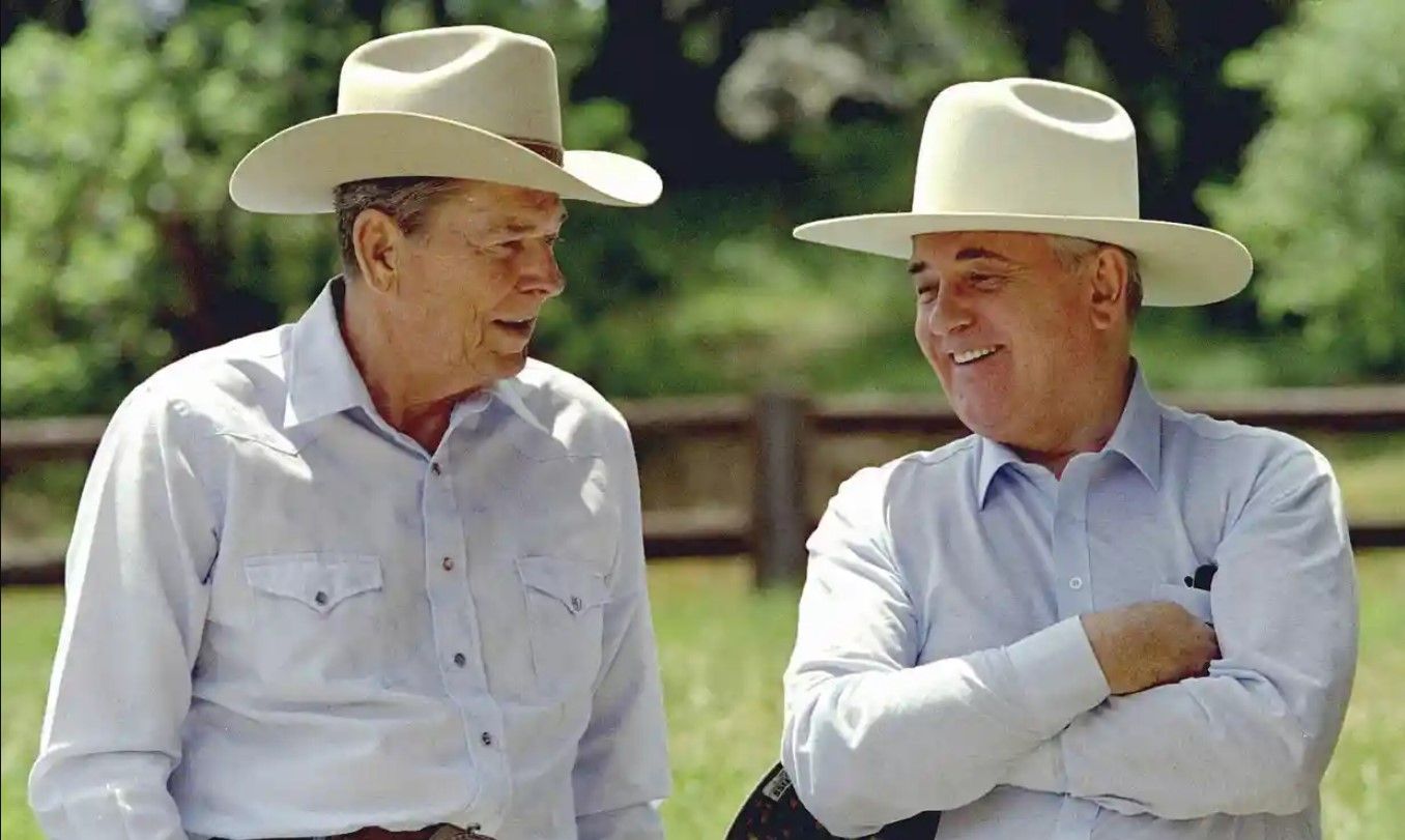 Who Is Mikhail Gorbachev, The Nobel Prize Winner Who Helped End Cold ...