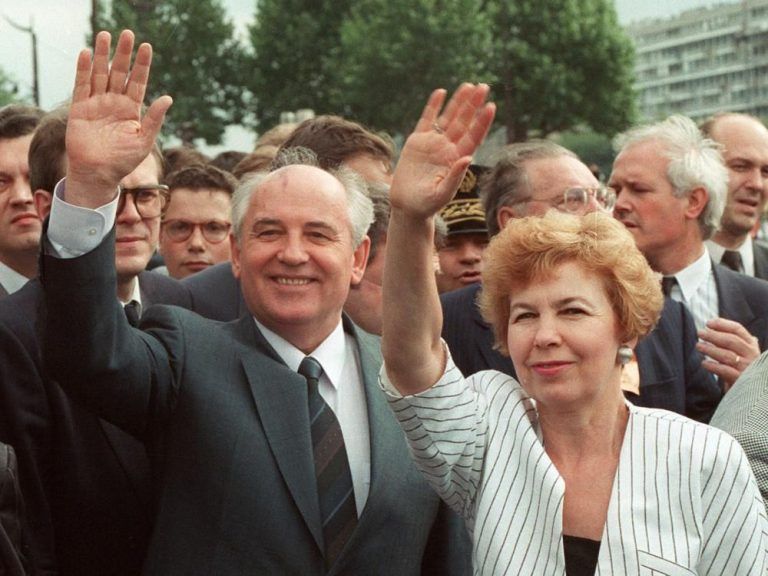 Who Is Mikhail Gorbachev, The Nobel Prize Winner Who Helped End Cold ...