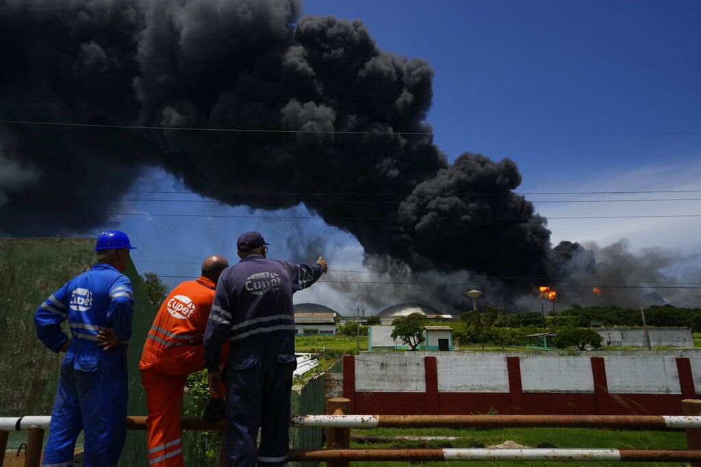 17 Missing, 121 Hurt, 1 Dead in Fire at Cuban Oil Facility
