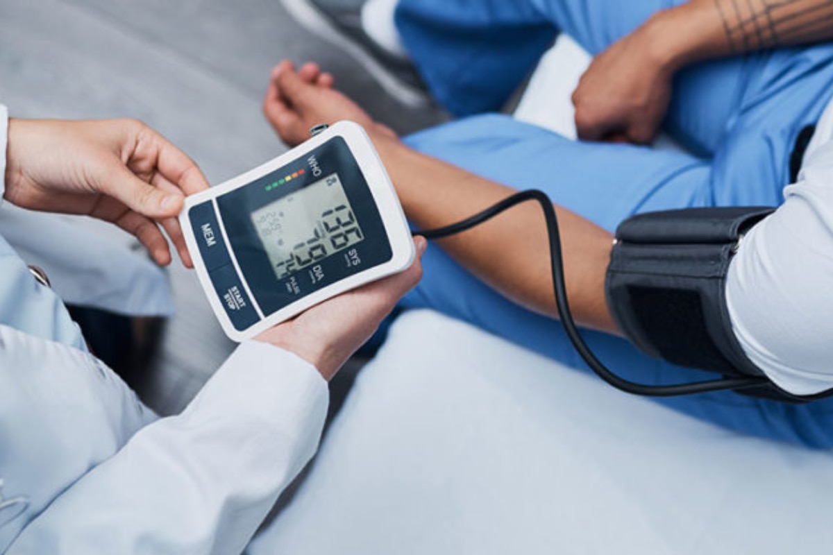 High BP की समस्या होने पर भूलकर भी न करें ये योग, पड़ जाएगा उल्टा प्रभाव