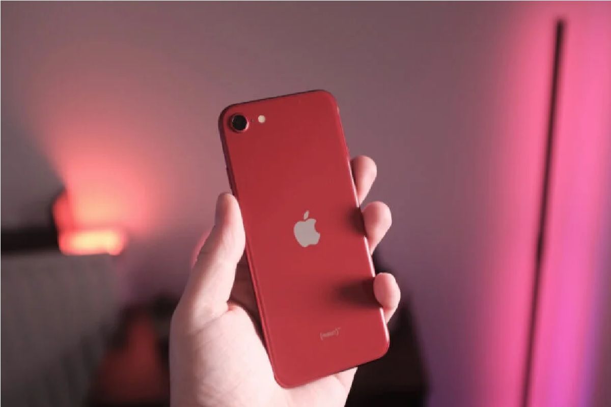 iPhone SE 4 का फर्स्ट लुक आया सामने, फेस आईडी और वाटर प्रूफ जैसे होंगे ...