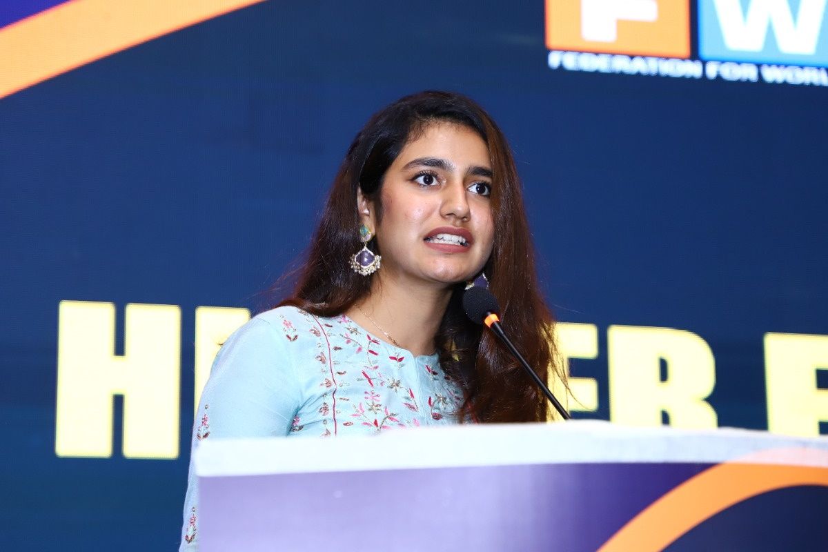 यूथ को गलत रास्ते पर जाने से रोकेंगी 'विंक गर्ल' Priya Prakash, क्या है ...
