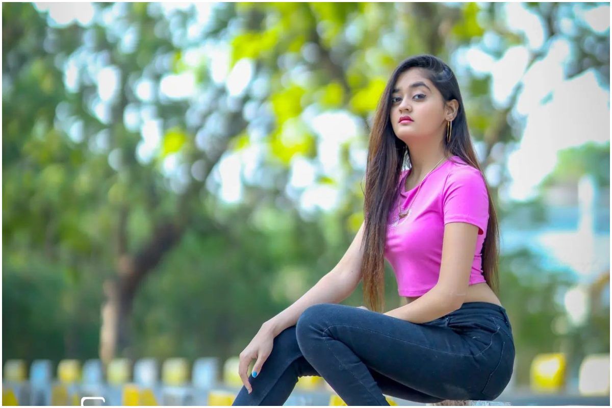 Youtuber Bindass Kavya: कौन है ये लड़की, जो हुई गायब, घर से 500 KM दूर ...