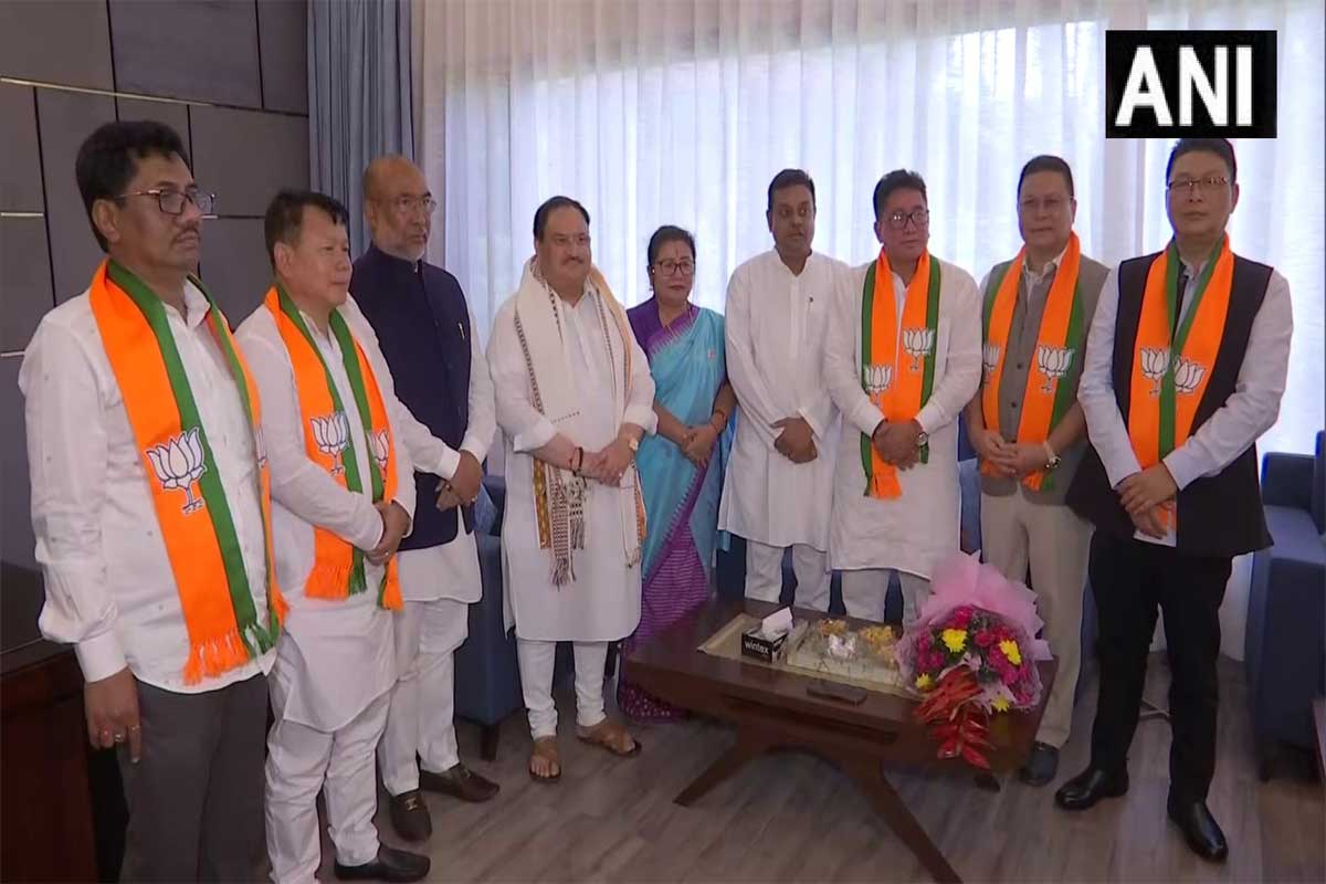 Delhi:मणिपुर से JDU को छोड़ने वाले 5 विधायक जेपी नड्डा की मौजूदगी में ...