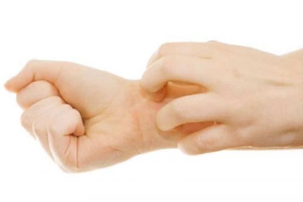 अगर आपके इस हाथ में हो रही है खुजली तो समझ जाइए मिलने वाला है धन, जानिए ...