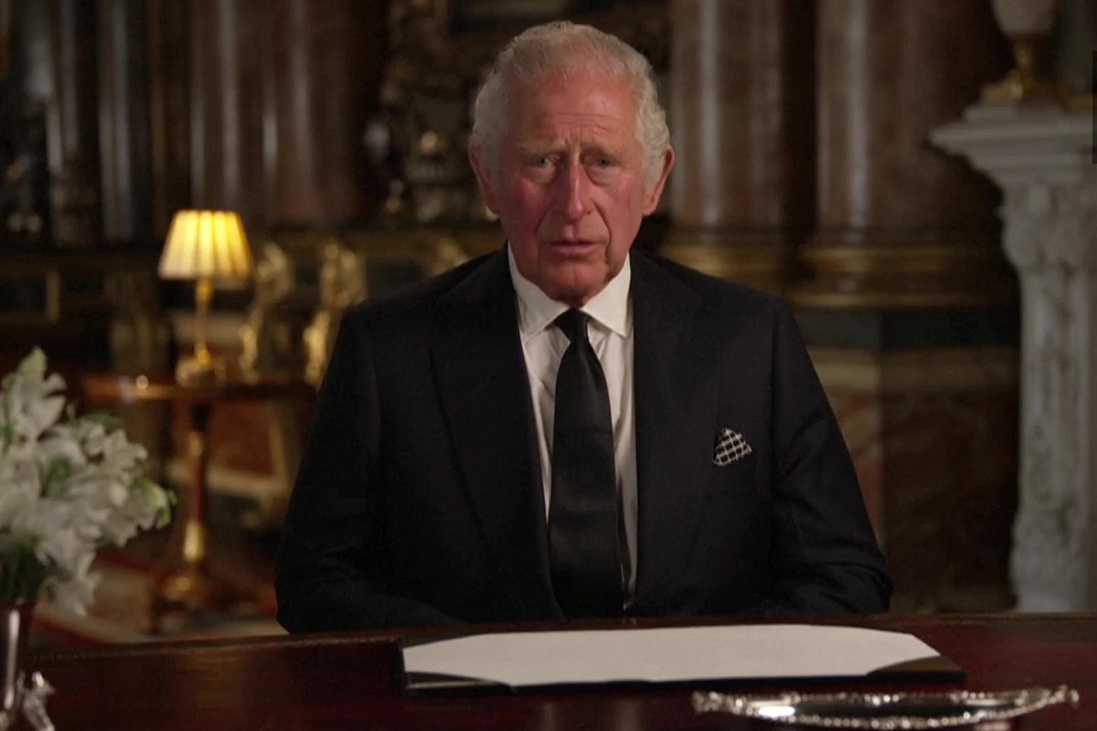 King Charles III Vows Lifelong Service, Pays Tribute to Queen Elizabeth ...
