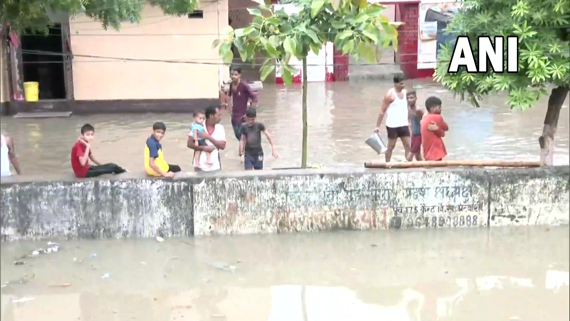 Lucknow Rains 9 Dead As Wall Of Army Enclave Collapses Schools Shut ...