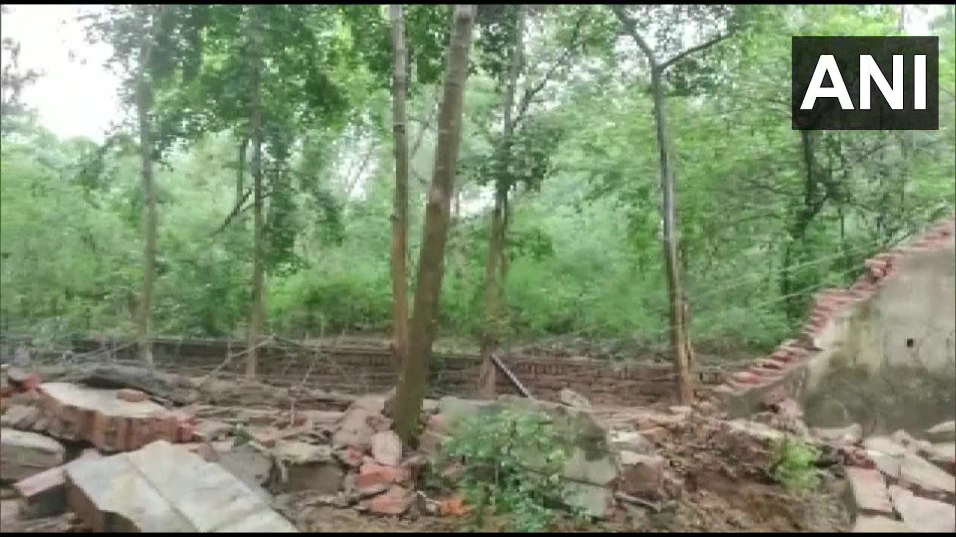 Lucknow Rains 9 Dead As Wall Of Army Enclave Collapses Schools Shut ...