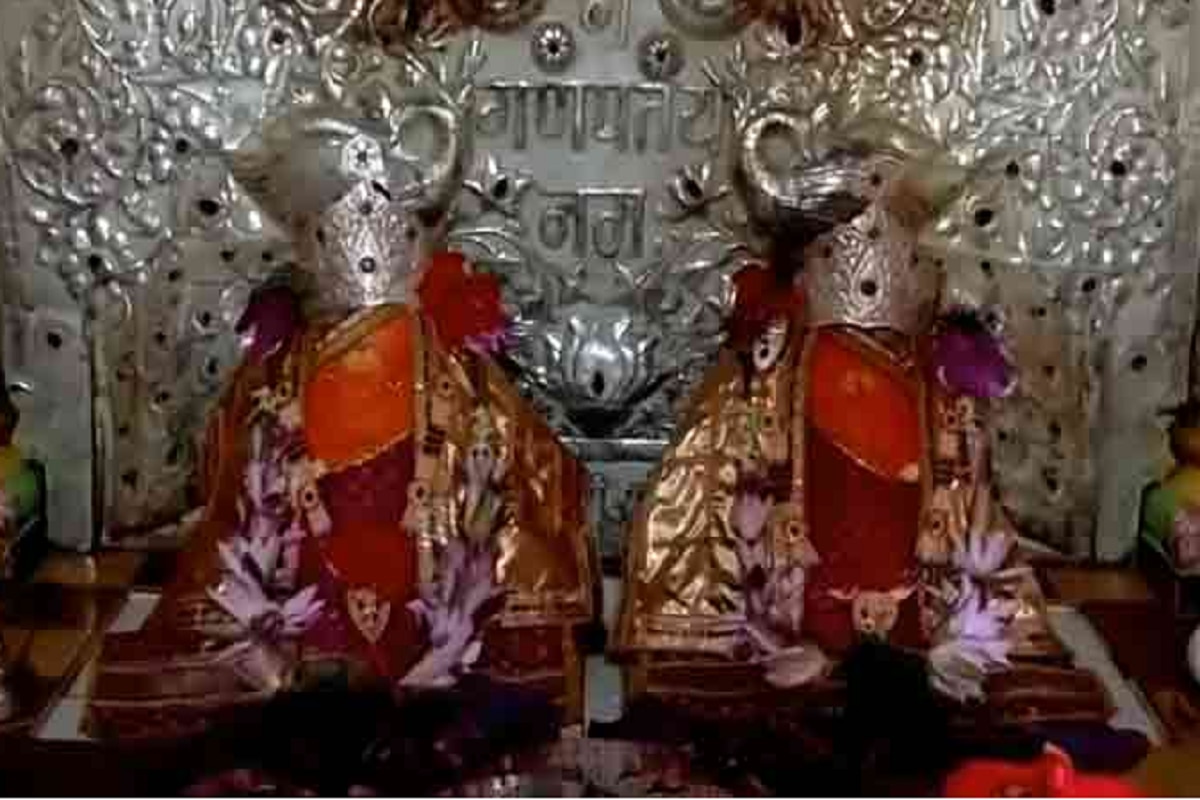Padmalay Amod Pramod Ganesh: एकाच मंदिरात आहेत दोन गणपती, नवसाला पावतात जळगावातील आमोद-प्रमोद!