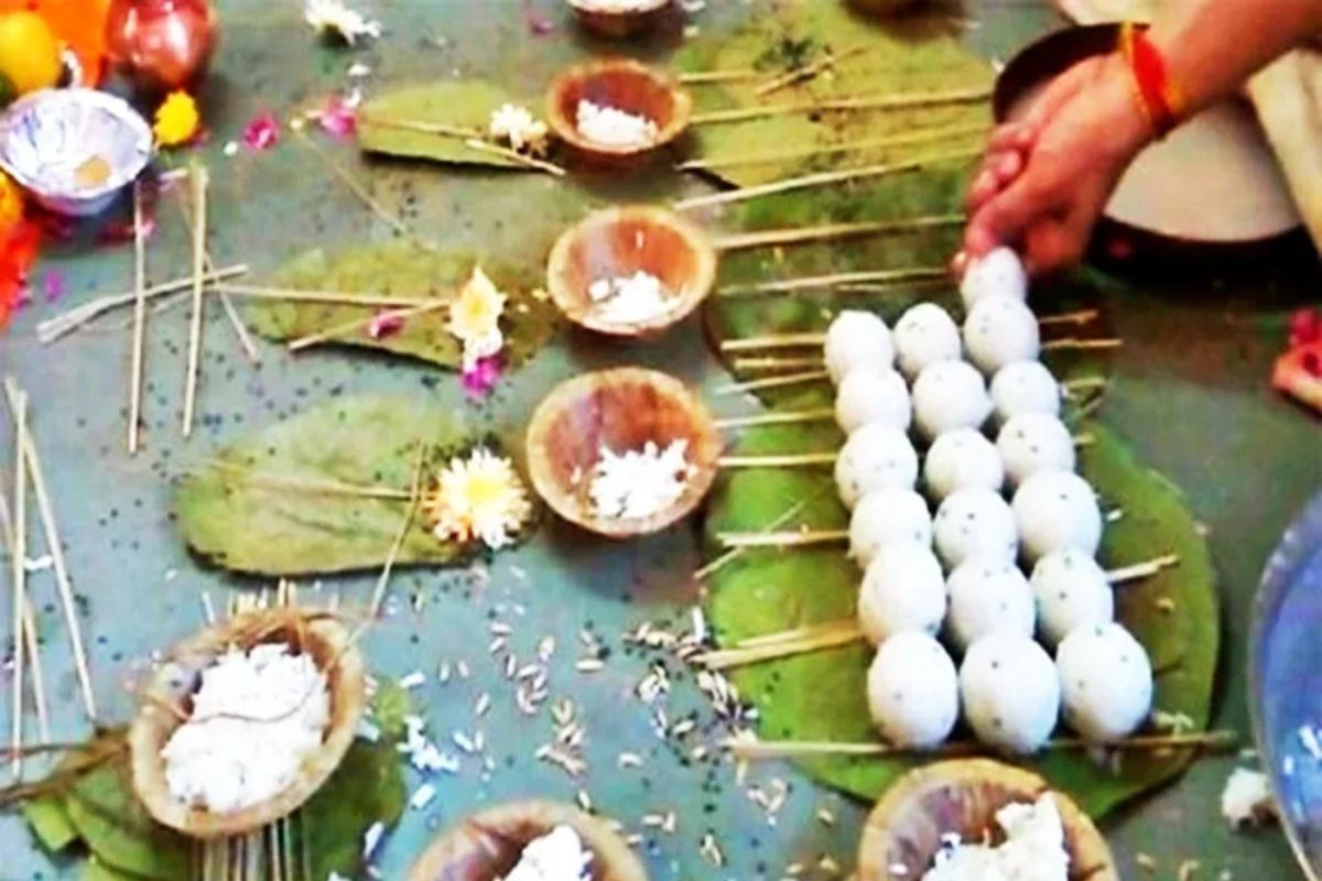 Pitru Paksha 2022: कशी सुरू झाली पितृ पक्षात श्राद्ध करण्याची परंपरा ...