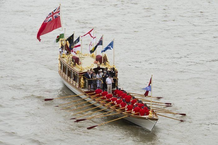 From Shoe Wearer To Piper 13 Most Bizarre Jobs In Queen Elizabeth IIs ...