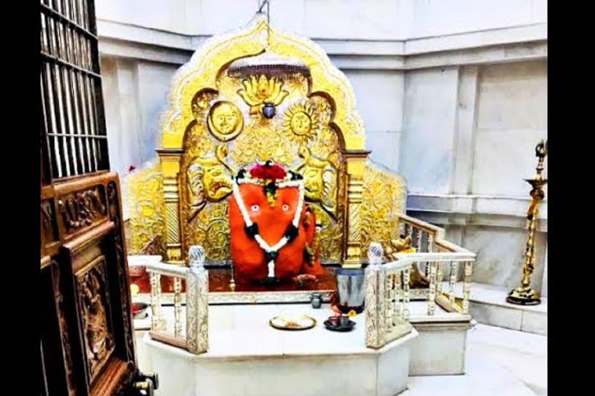 Rajur Ganpati वरणेश्वर राजाने गणपतीची भक्ती केल्यानंतर झाली होती पुत्रप्राप्ती हाच पुत्र