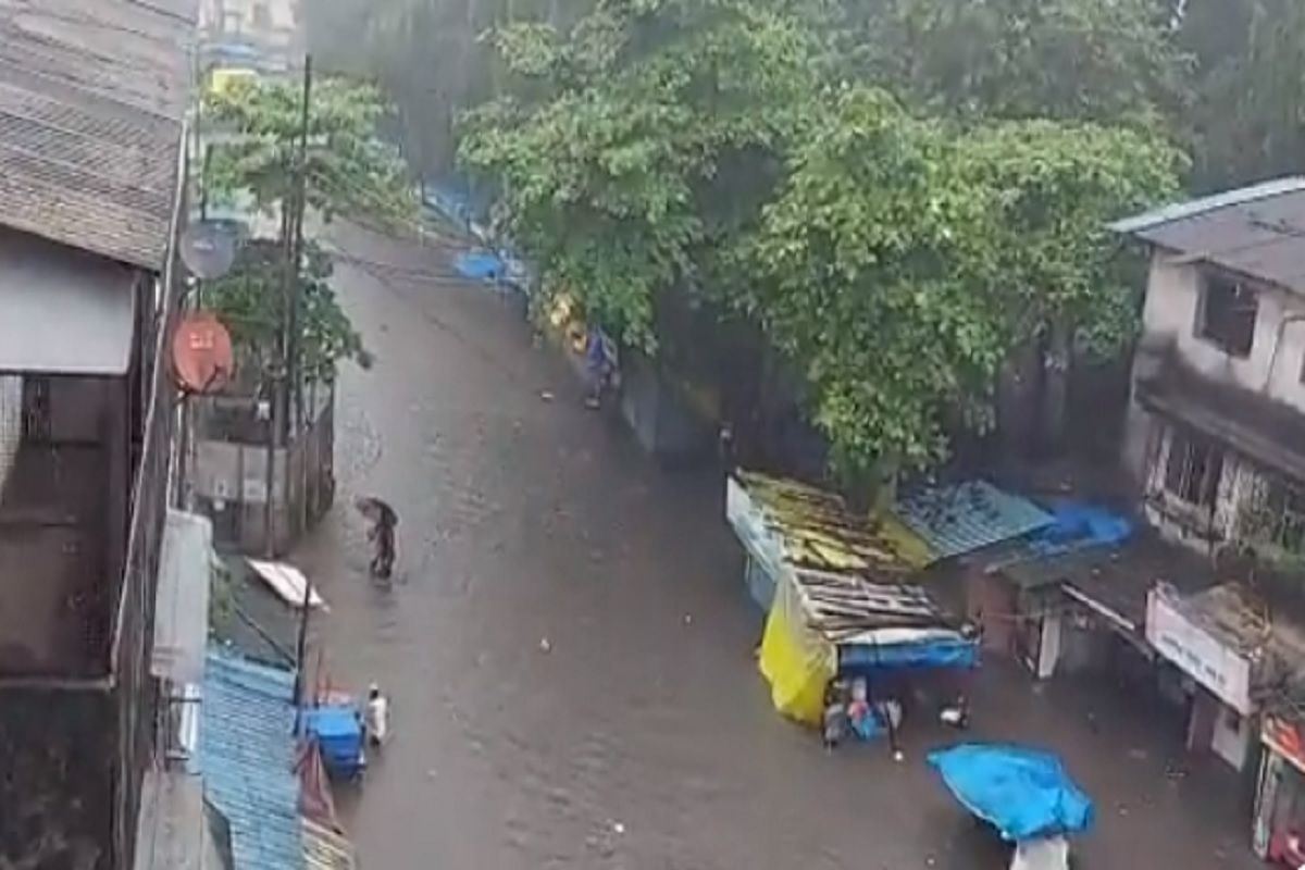 Maharashtra Rain Live Update : मुंबई-अहमदाबाद महामार्गावर पाणीच पाणी ...