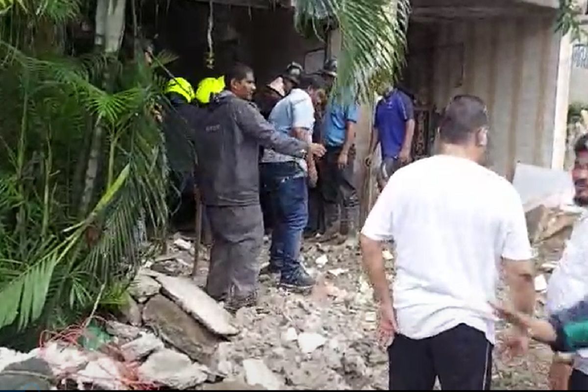Ulhasnagar Slab Collapsed : उल्हासनगरात पुन्हा एकदा इमारतीचा स्लॅब ...