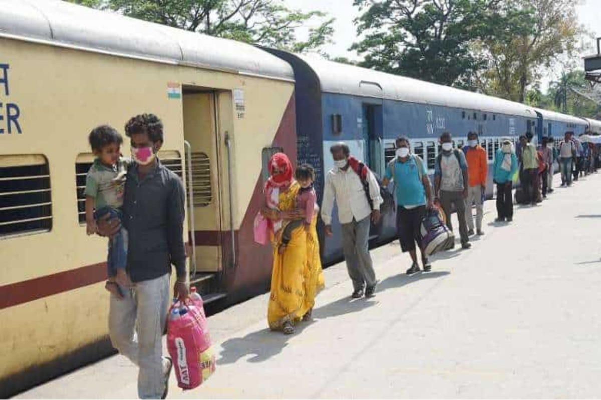 Planning To Travel Back Home This Diwali You Cannot Carry THESE Items ...