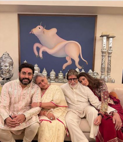 Jalsa Inside Photos: इस आलीशान बंगले में रहते हैं अमिताभ, मंदिर से लेकर ...