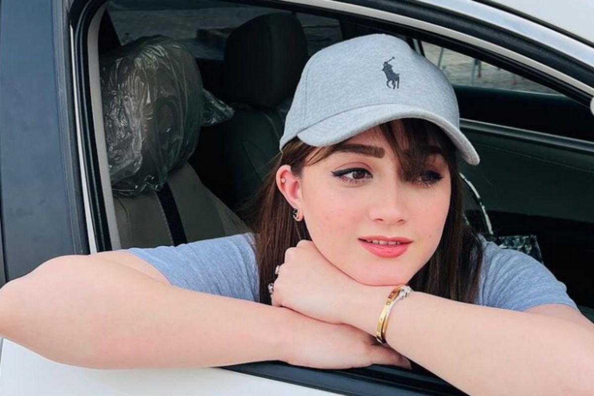 Momina Iqbal: हद से ज्यादा गोरी रंगत की वजह से एक्ट्रेस के साथ कोई नहीं करना चाहता काम, मिले ताने