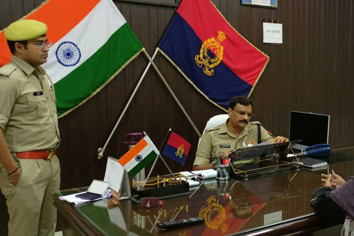 UP: सब-इंस्पेक्टर ने एसपी को कॉल कर दे डाली जान से मारने की धमकी ...