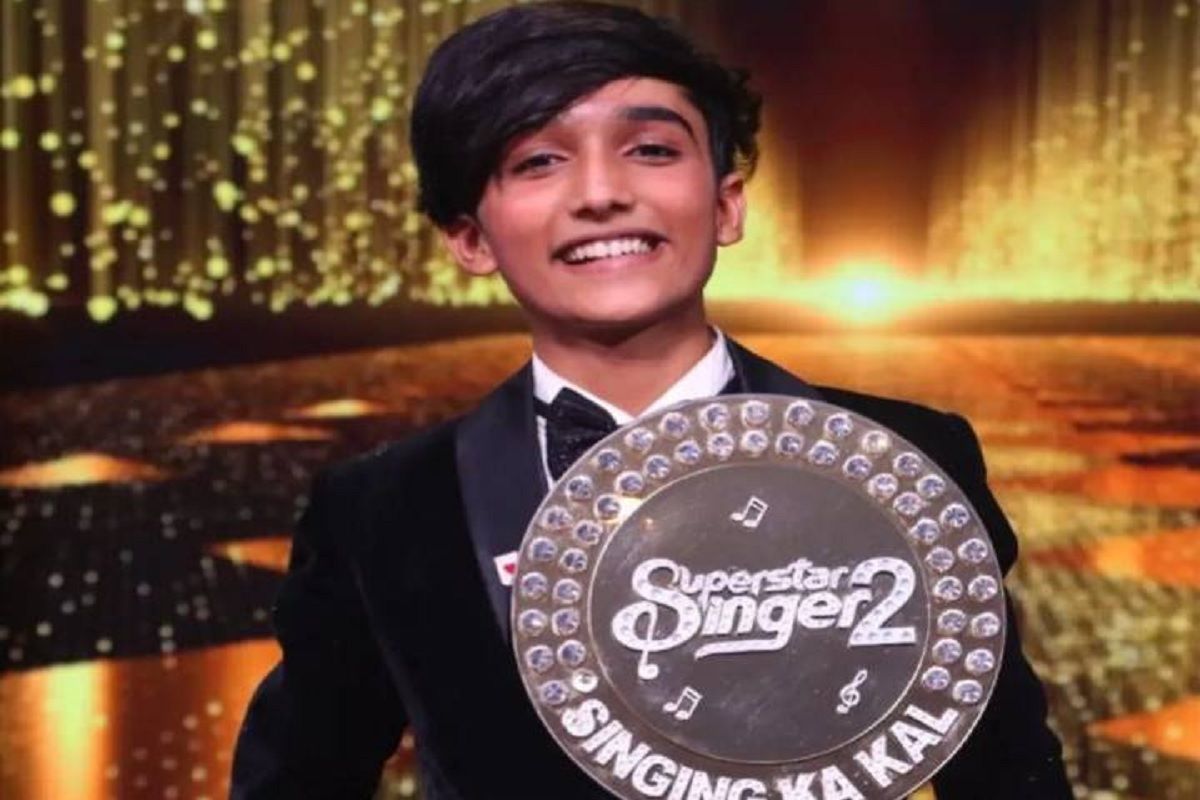 Mohammad Faiz ने जिंकली Superstar Singer 2 ची ट्रॉफी, विजेत्याला बक्षीस ... Mohammad Faiz ने जिंकली Superstar Singer 2 ची ट्रॉफी, विजेत्याला बक्षीस ...