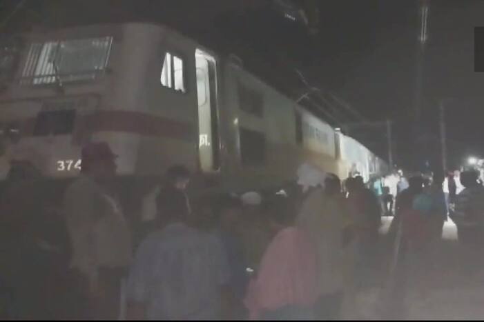 Howrah -Bhubaneswar Jan Shatabdi Express Derails In Odisha, All ...