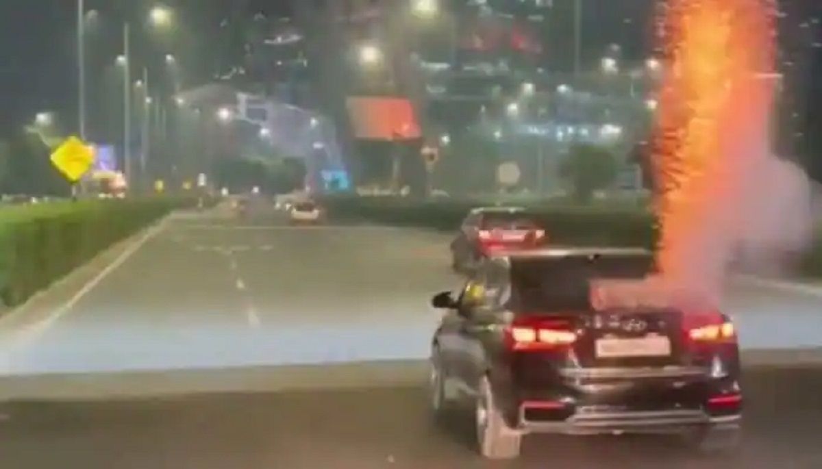 Viral Video: Firecrackers Go Off From Back Of Moving Car In Gurgaon ...