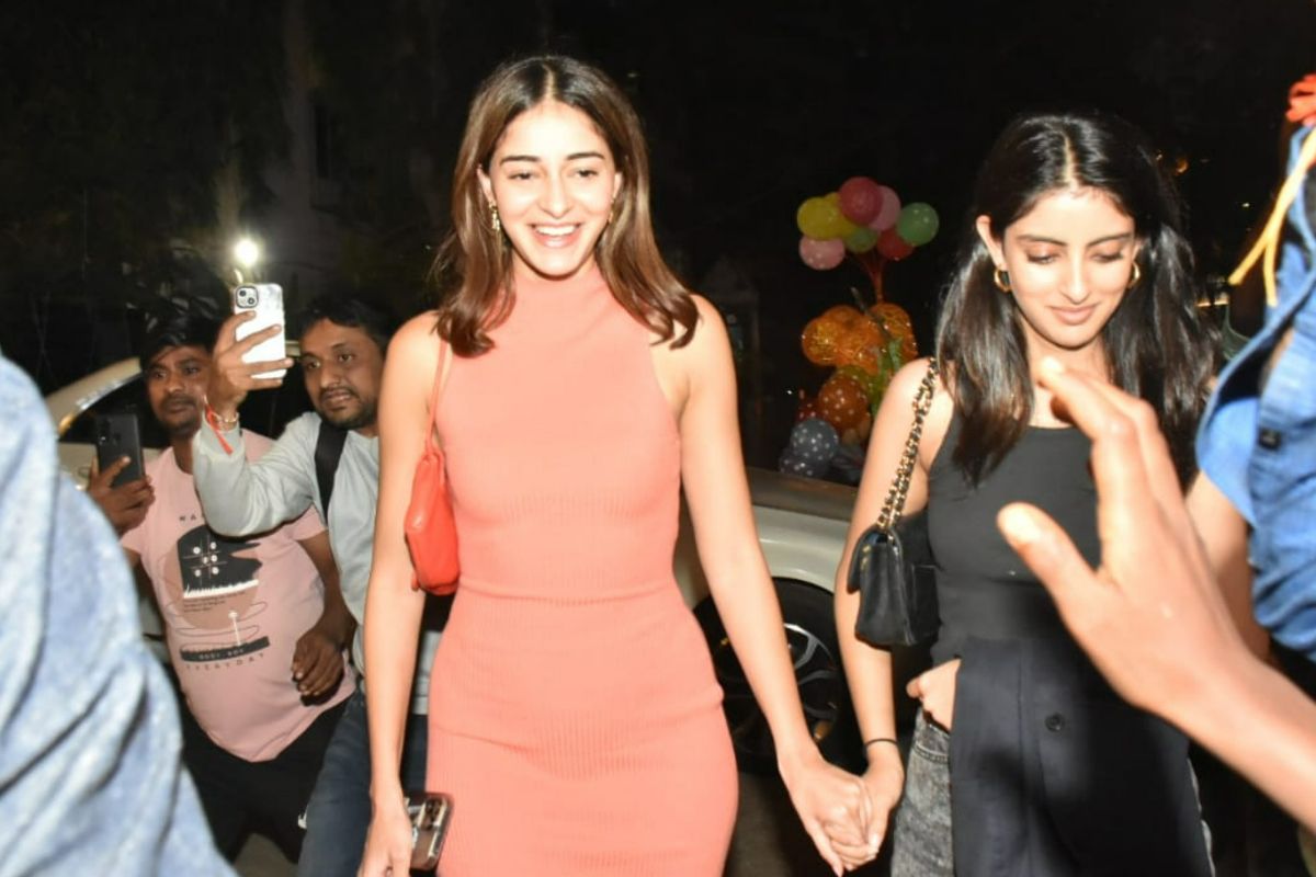 Ananya Panday Celebrates 24th Birthday With Friends Over Dinner, Navya ...