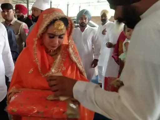 भगवंत मान के बाद पंजाब की सबसे युवा AAP विधायक ने पार्टी कार्यकर्ता से रचाई शादी, देखें तस्वीरें...