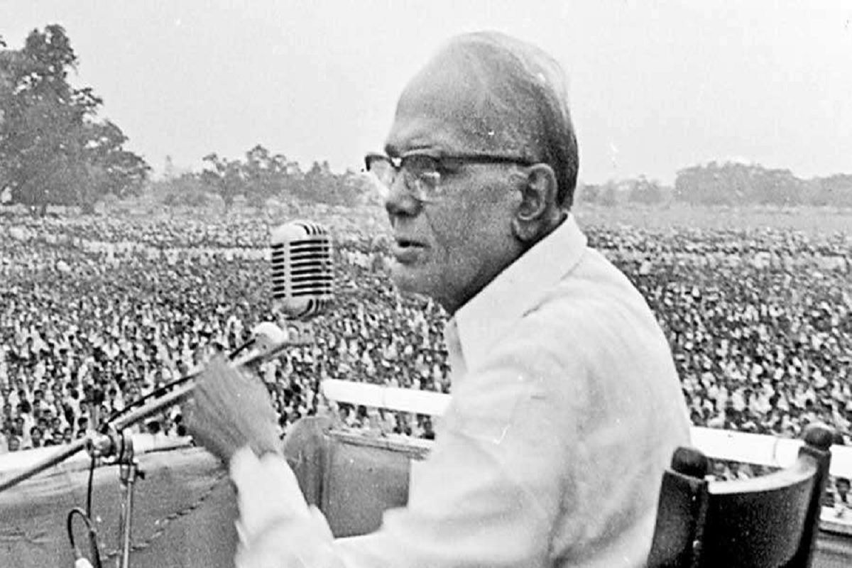 Jayaprakash Narayan Death anniversary : जयप्रकाश नारायण यांना होती ...