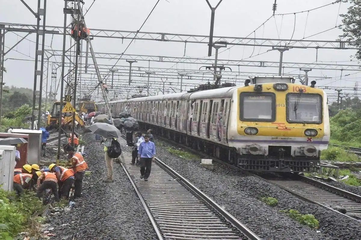 Mumbai Local Mega Block: आज मध्य आणि हार्बर मार्गावर मेगाब्लॉक ...