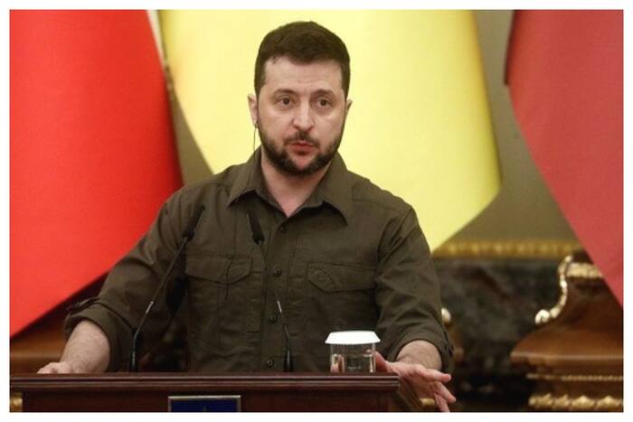 Ukrainian President Volodymyr Zelenskyy Announces Lyman Fully Cleared ...