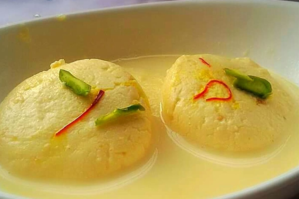 Rasmalai Recipe: या दिवाळीत घरीच बनवा रसमलाई, येथे पाहा साहित्य आणि रेसिपी