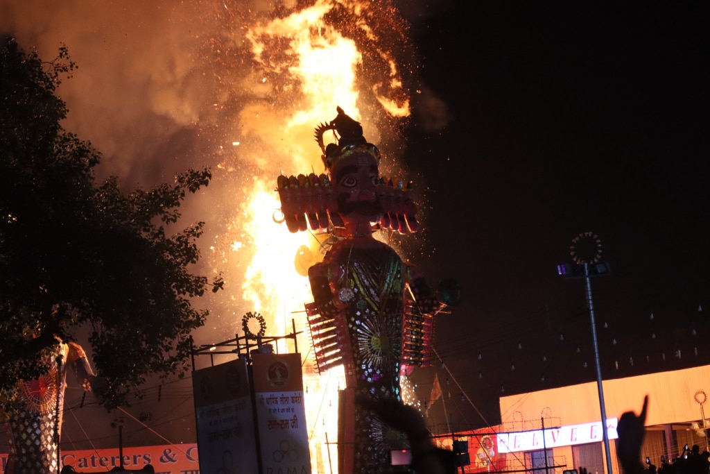 Ravan Effigies Light Up Skies As Dussehra Celebrated Across India to ...