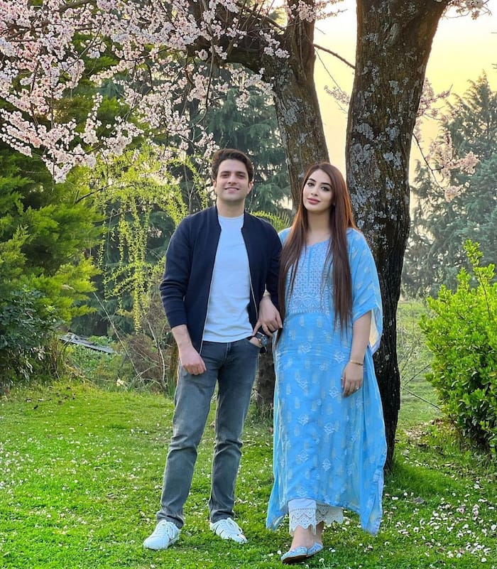 IAS Athar Aamir Khan Success Story: अतहर आमिर की हुईं Mahreen Qazi, यहां देखें खूबसूरत तस्वीरें