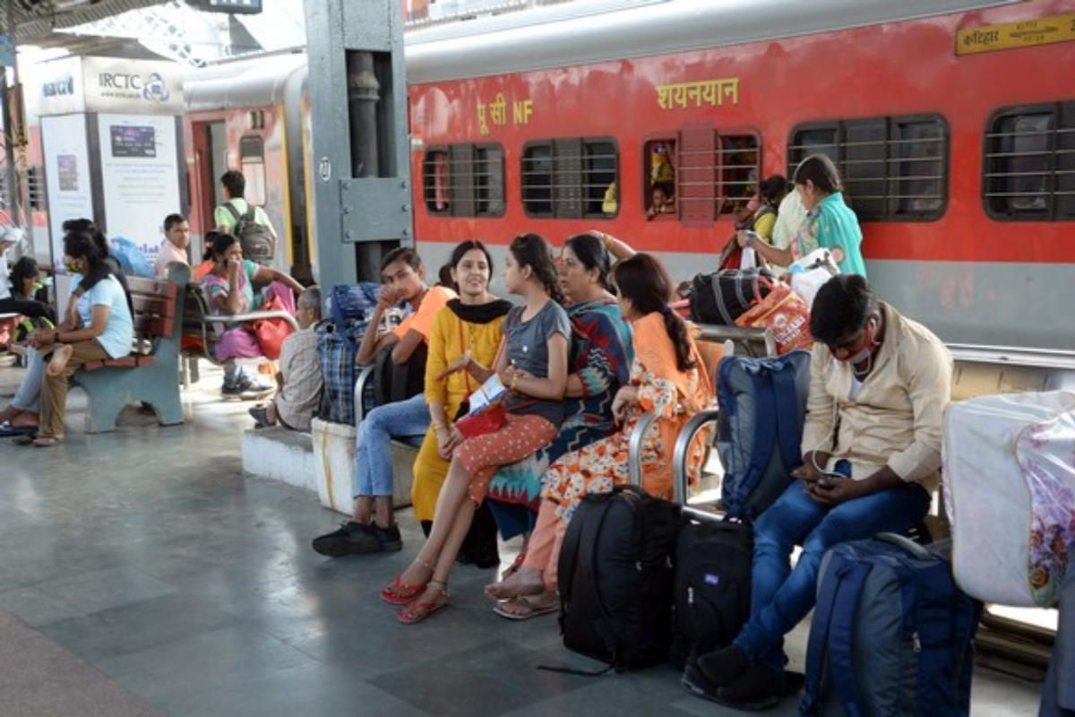 29 Delhi-Bound Trains Running Late As Dense Fog Lowers Visibility Amid ...