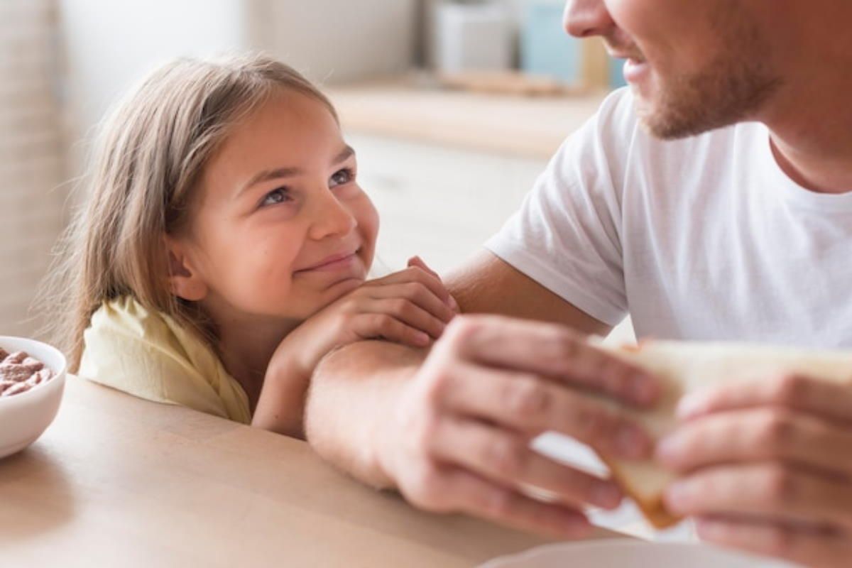 बच्चों की ये हरकतें बिगड़ने की तरफ करती हैं इशारा, ध्यान दीजिए वरना देर ...