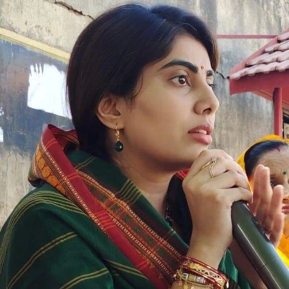 Who Is Rivaba Jadeja: मिलिये रवींद्र जडेजा की पत्नी रिवाबा से जिन्हें ...