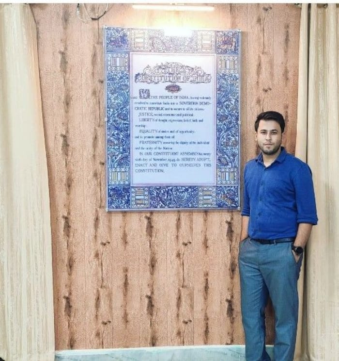 Success Story: 12वीं और ग्रेजुएशन में हुए फेल, लेकिन नहीं मानी हार, अब ...