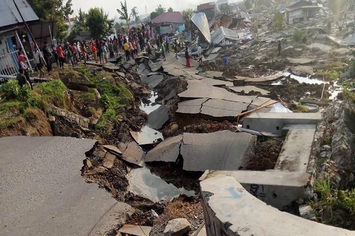 Indonesia Earthquake: इंडोनेशिया में भूकंप से तबाही का मंजर, मृतकों का ...