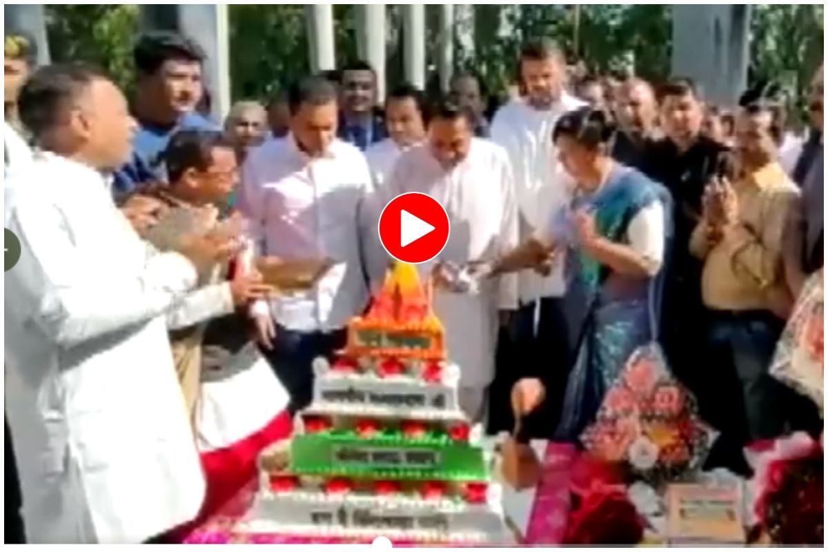 कमलनाथ के 'मंदिर' वाले बर्थडे केक पर विवाद, Viral हुआ वीडियो तो सीएम शिवराज का भी आया रिएक्शन