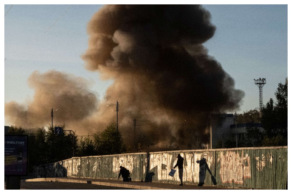 Ukraines Capital Kyiv Rocked By 2 Loud Explosions Air Raid Warnings ...