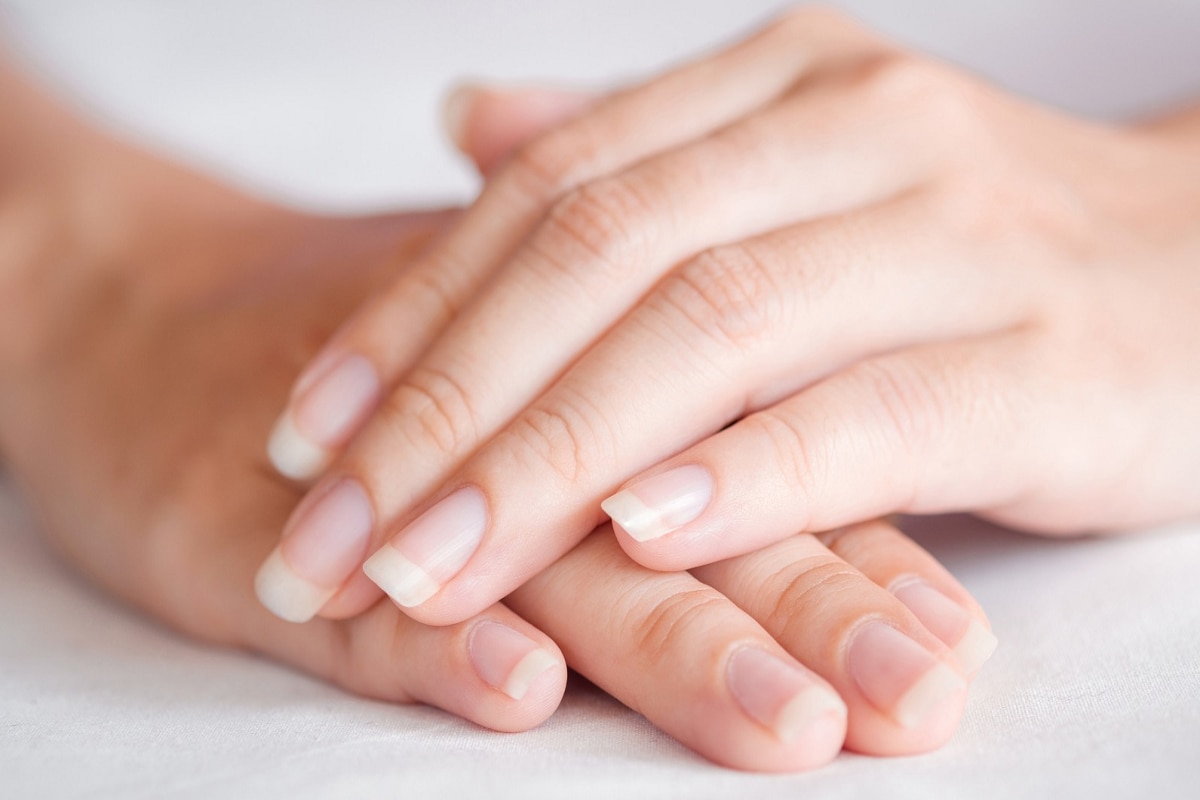 सामुद्रिक शास्त्र: नाखून पर मौजूद निशान बताएंगे आपका भविष्य - Samudrik ...