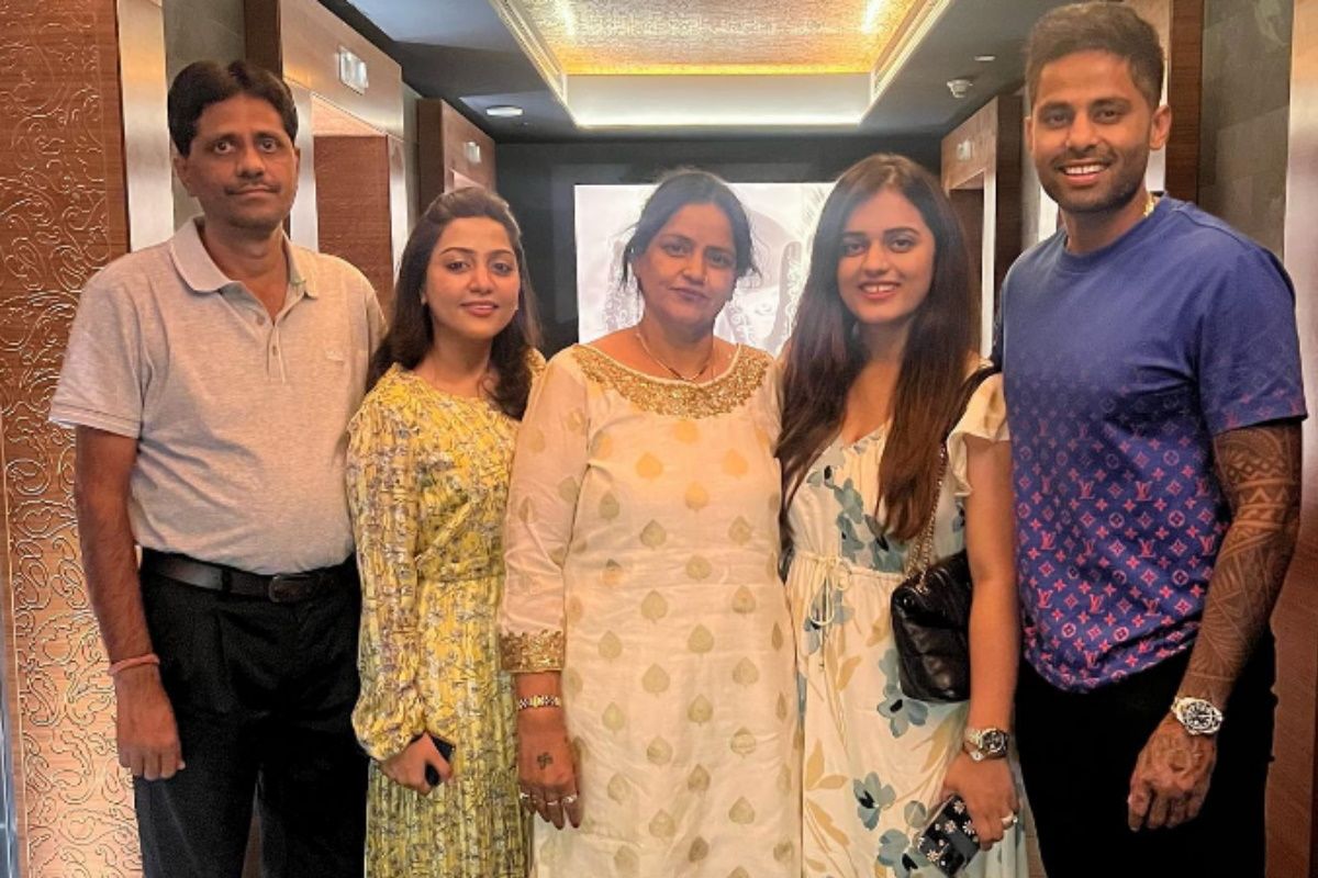 कौन हैं सूर्य कुमार यादव की पत्नी देविशा? पति को